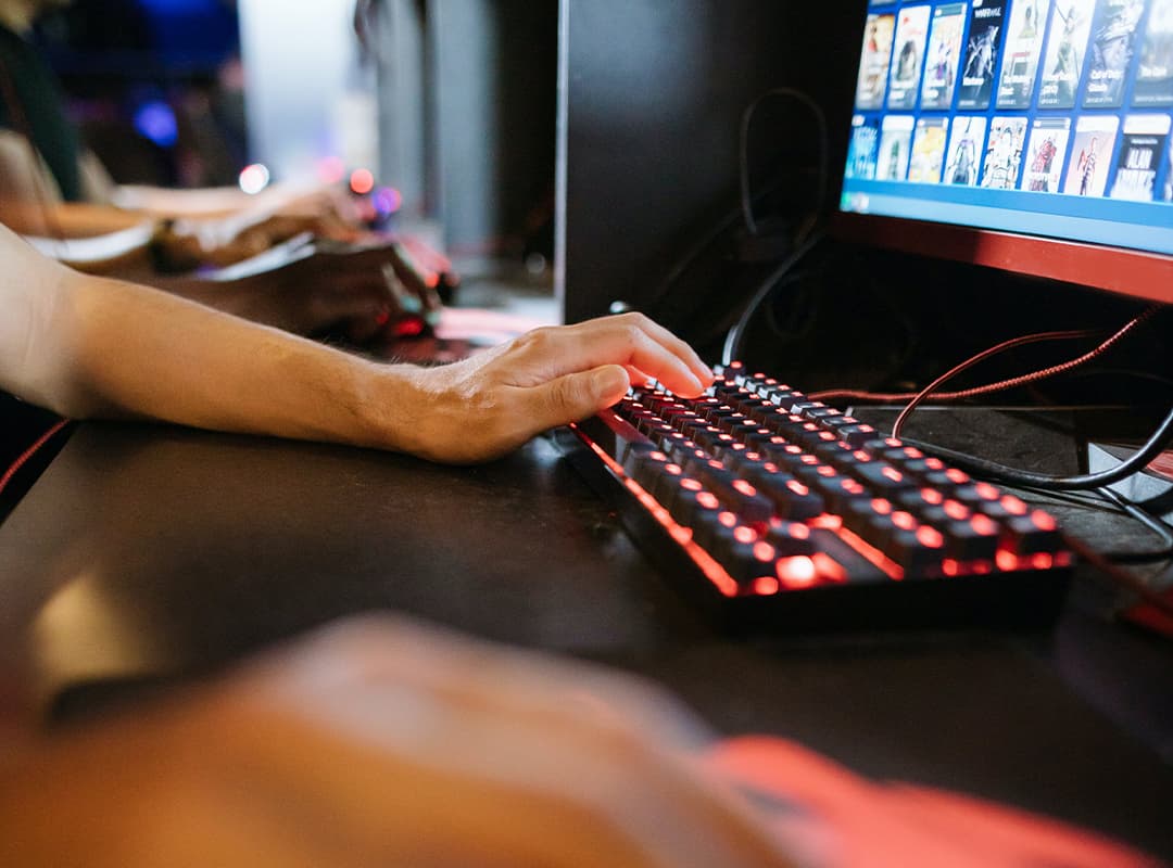 Methods of implementing mirrors in games